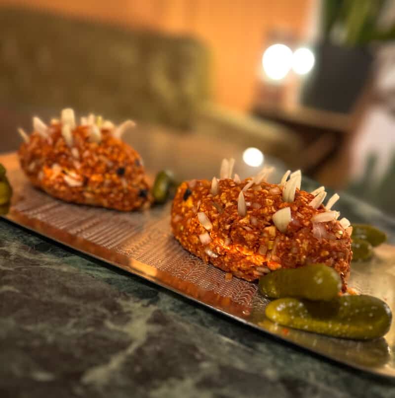 Veganer Mettigel - Das Rezept zum Klassiker aus dem Ruhrpott